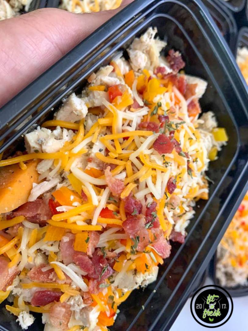 #5 Papas loaded de pollo - Fit N' Fresh Ponce