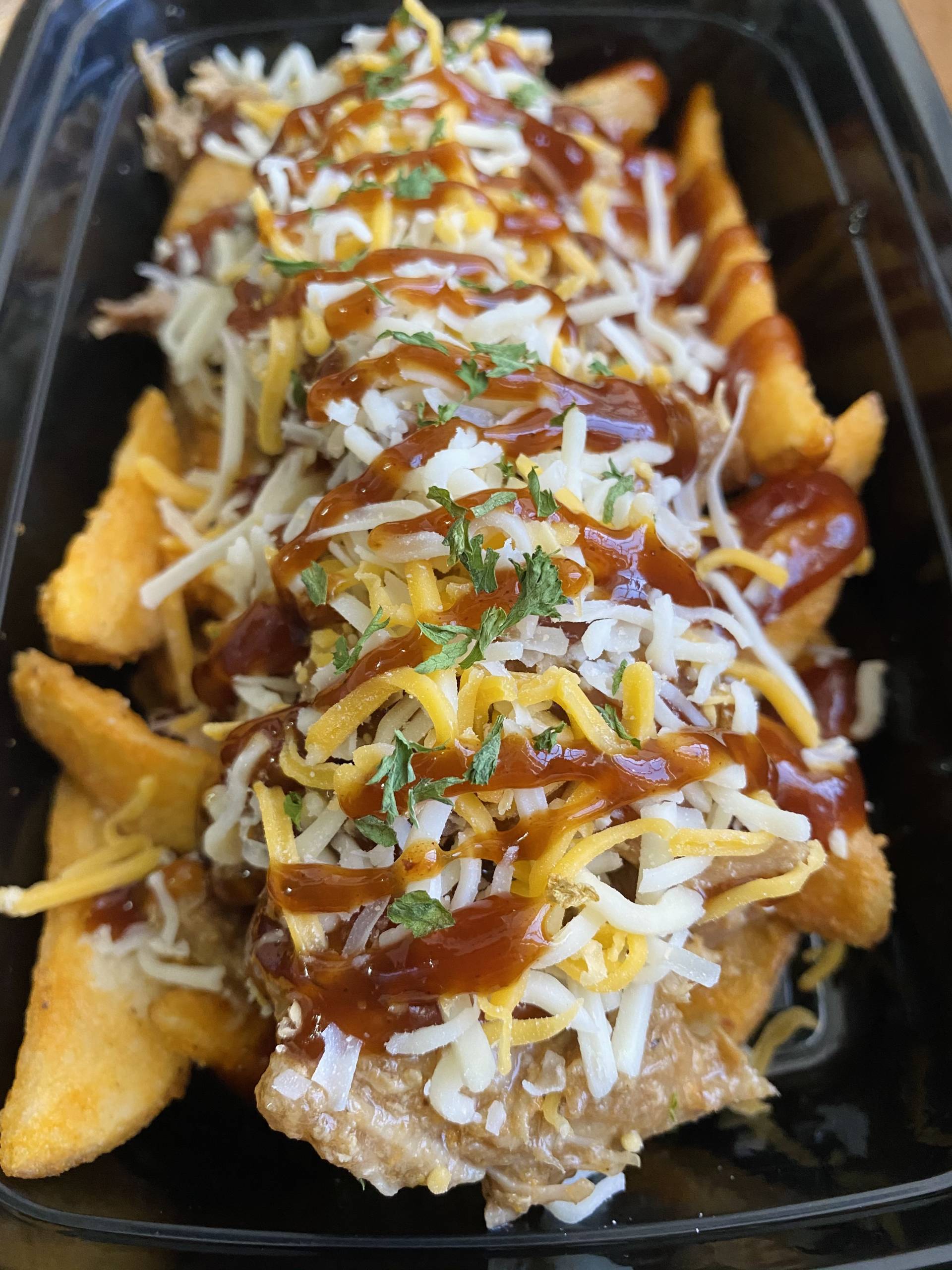 #02 Papas wedge supreme de BBQ Pulled Pork - Fit N' Fresh Ponce